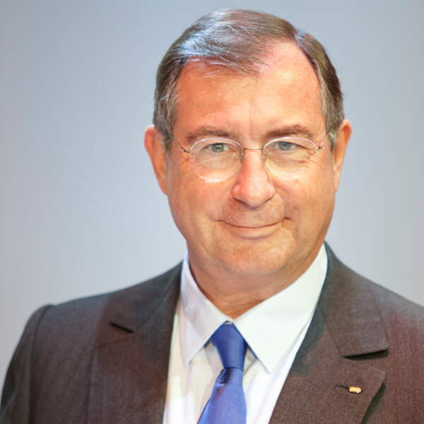 TF1 : découvrez l'étonnant parcours de son PDG Gilles Pélisson - Capital